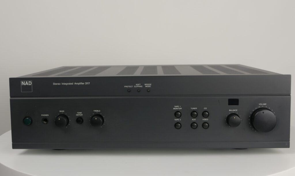 NAD 317 - Taste For Audio
